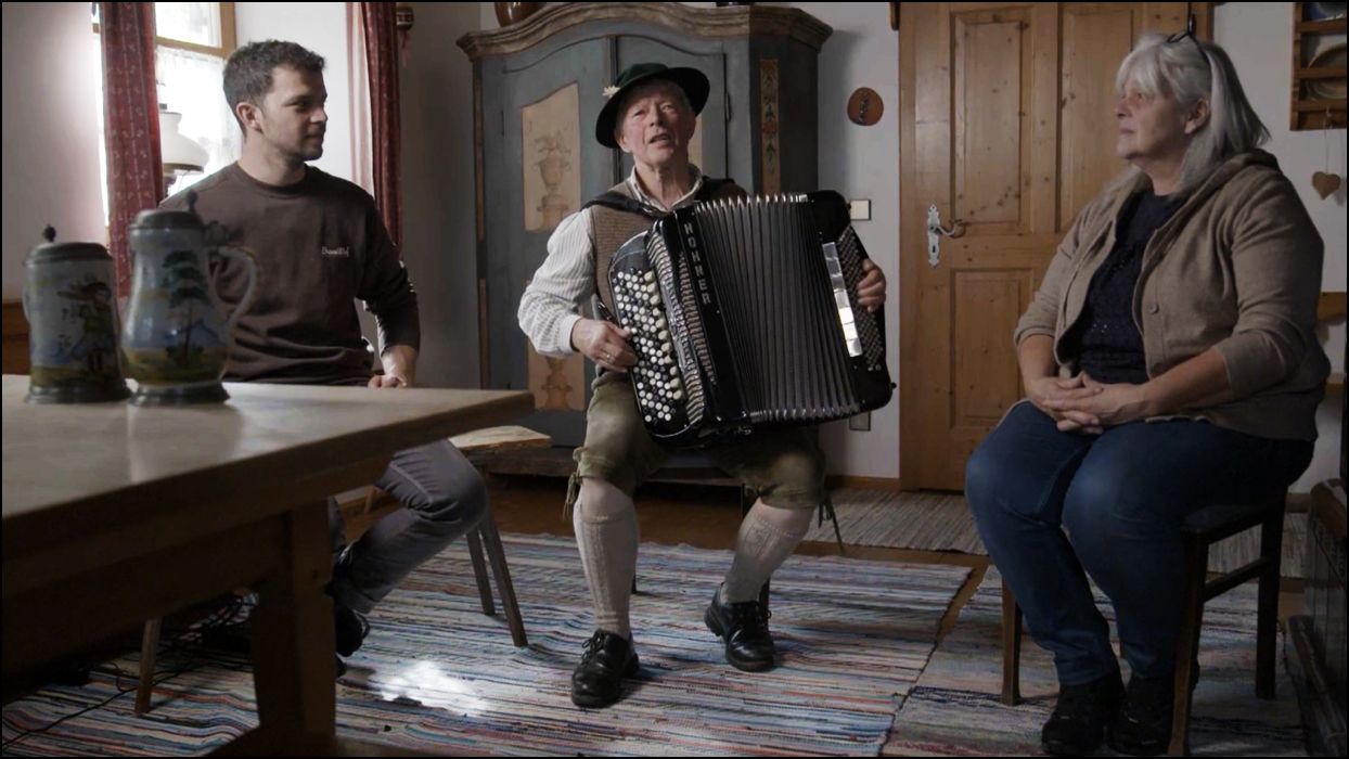 Rohlik Group Helping rural farms