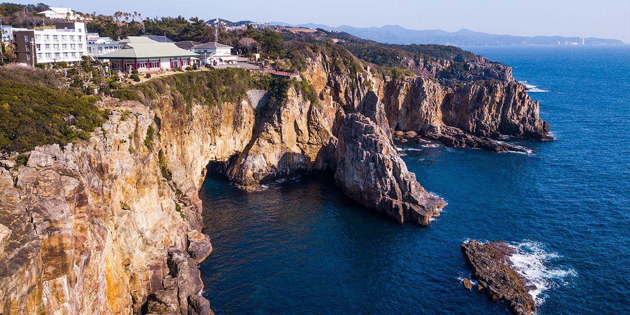 Japan by the sea - Article