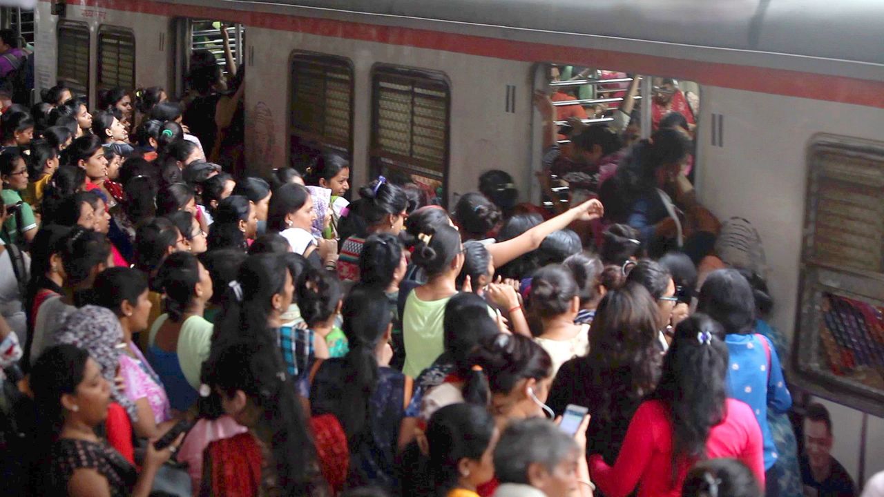 The rusty Soviet ‘flying cabins’ of Georgia - BBC Reel