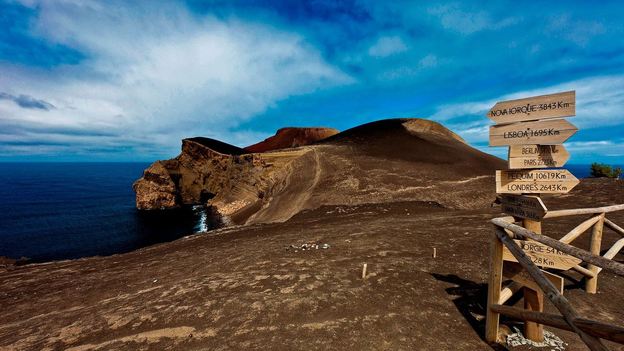 The nuclear lighthouses built by the Soviets in the Arctic - BBC Reel