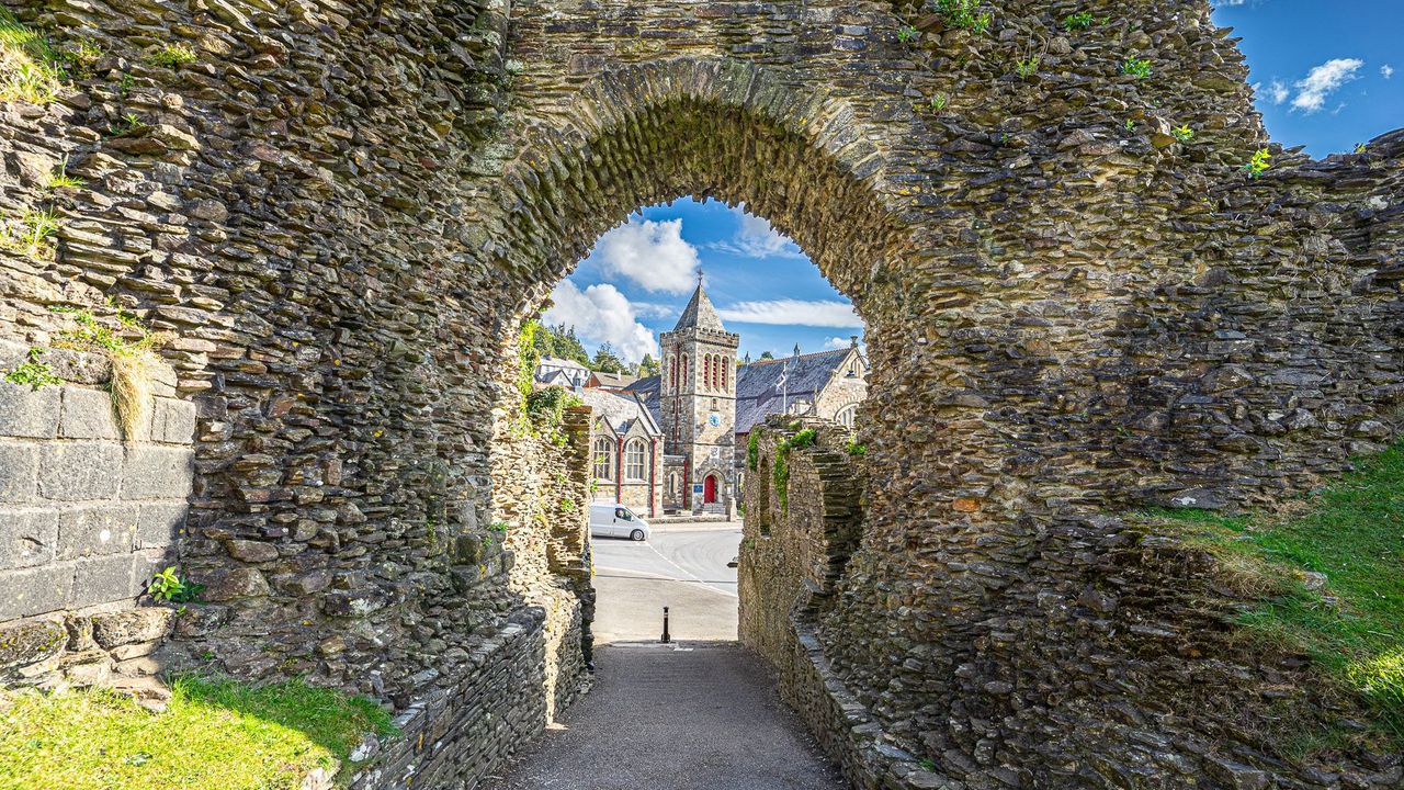 Cornwall Ruins Historic Sites In Cornwall Transfer To Heritage Trust