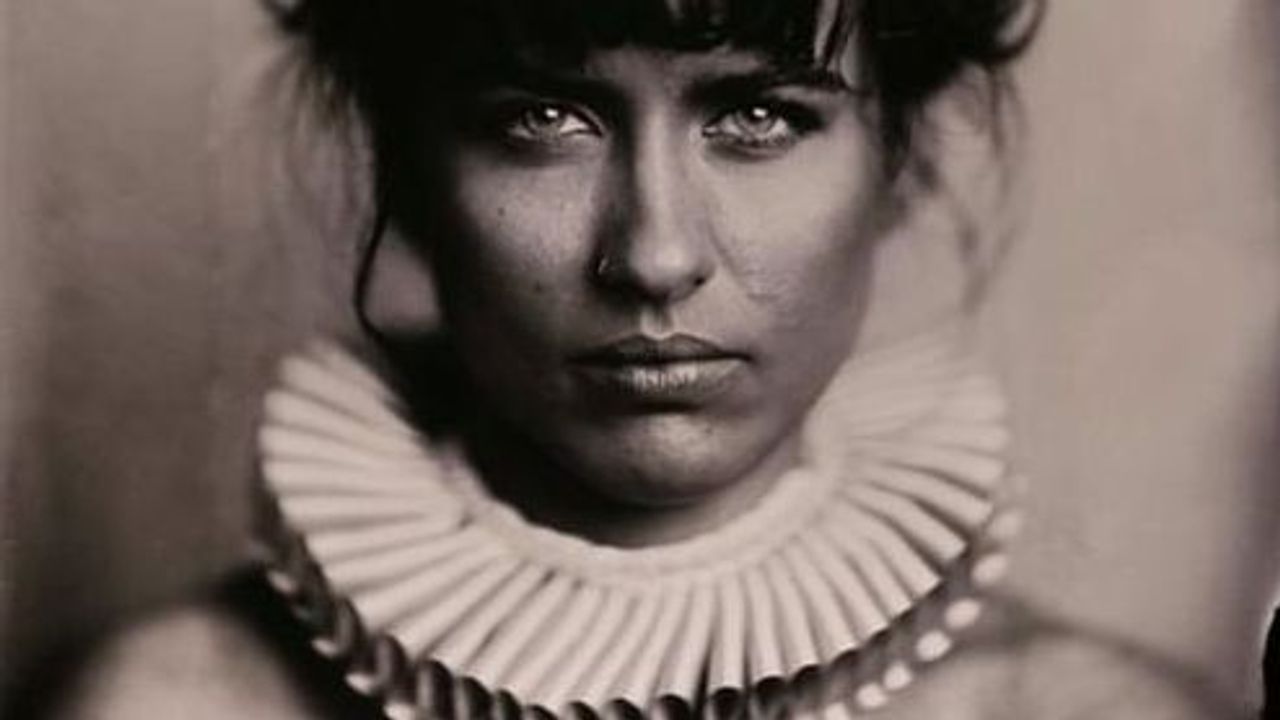 The iconic images capturing the magic of the 80s - BBC Reel