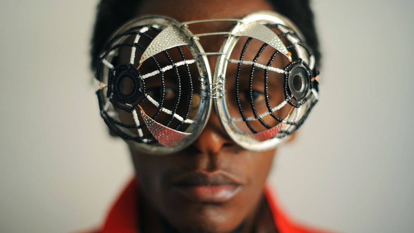 The spectacular glasses sculpted from scrap - BBC Reel