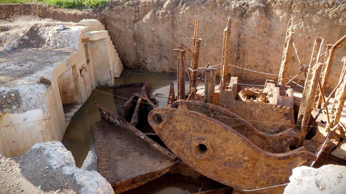 The colonial weapon buried for 100 years - BBC Reel