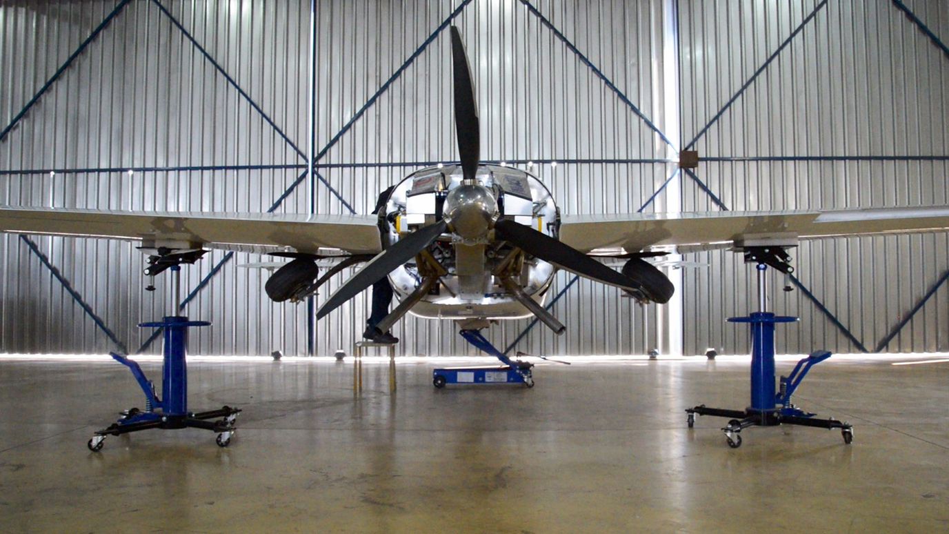 The tech keeping planes in the sky - BBC Reel