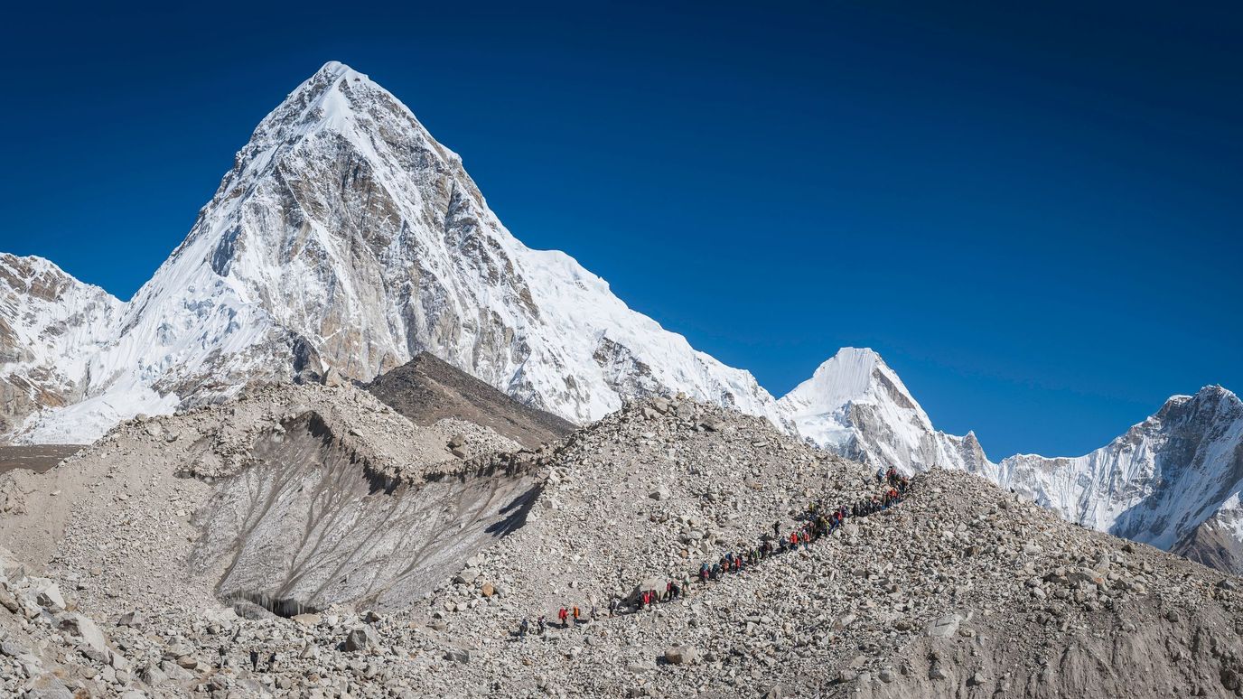 What's it like to queue on top of Everest? - BBC Reel