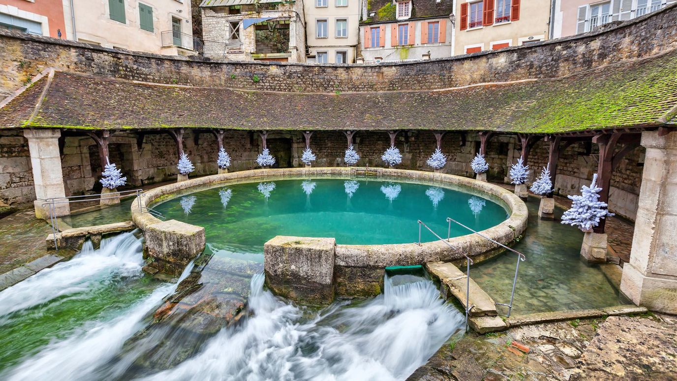 A dangerous dive into a medieval mystery - BBC Reel