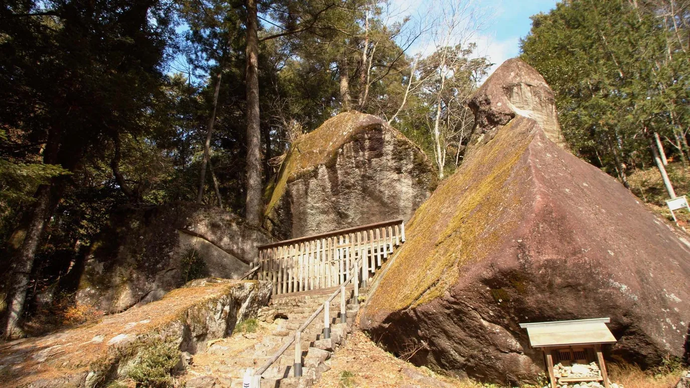 Uncovering the mystery of Japan's 'Stonehenge' - BBC Reel