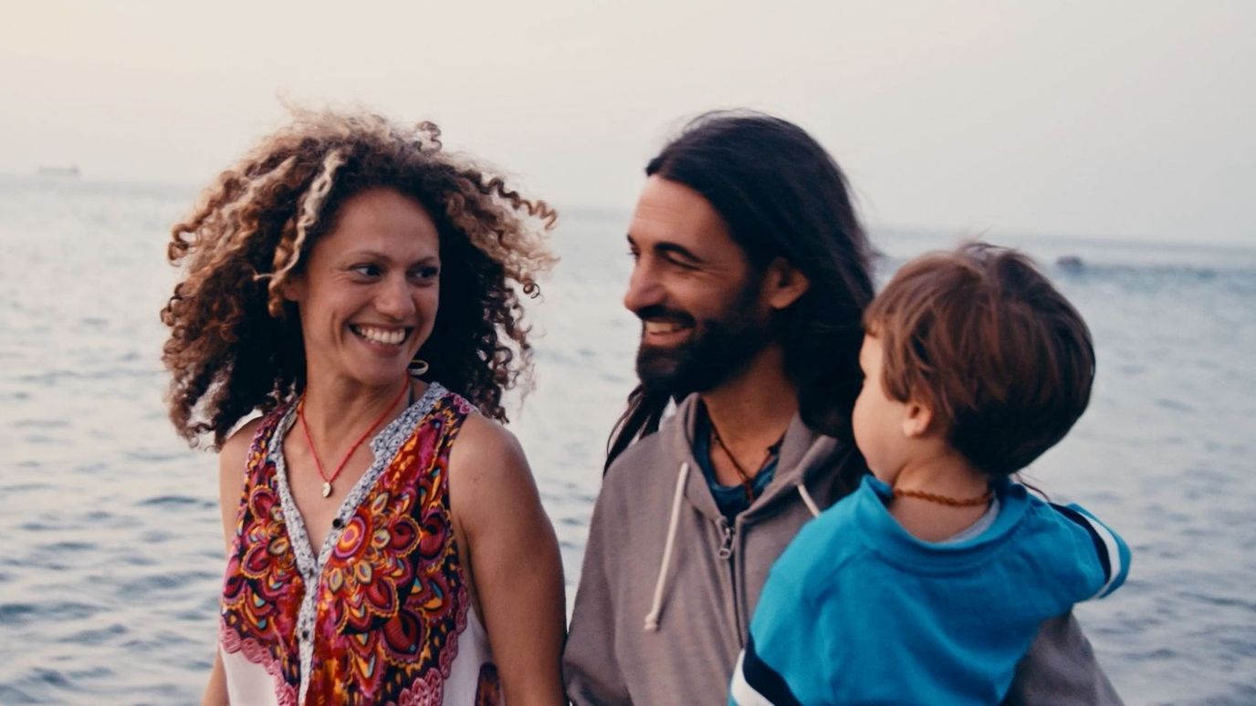 An expert's guide to finding happiness - BBC Reel