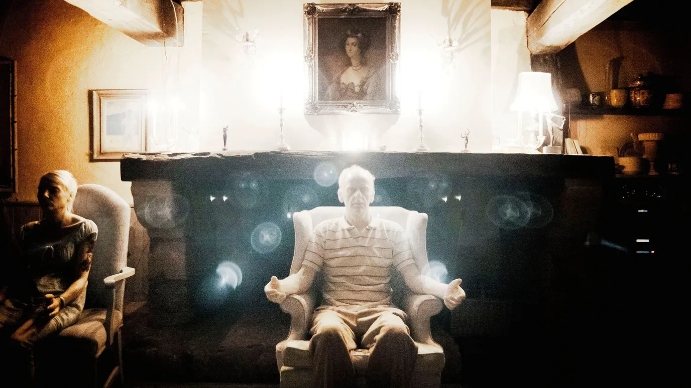 An exclusive peek in the world of Spiritualism - BBC Reel