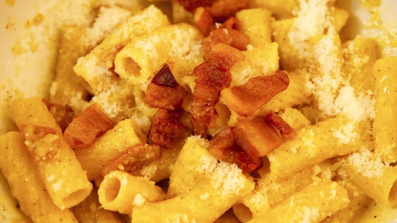 The paternity of an iconic Roman pasta is being challenged - BBC Reel
