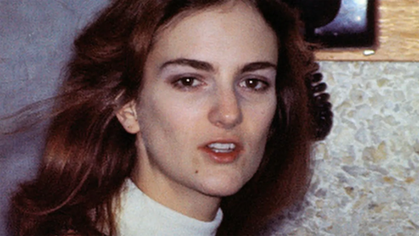 Patty Hearst: From kidnapped girl to infamous criminal - BBC Reel
