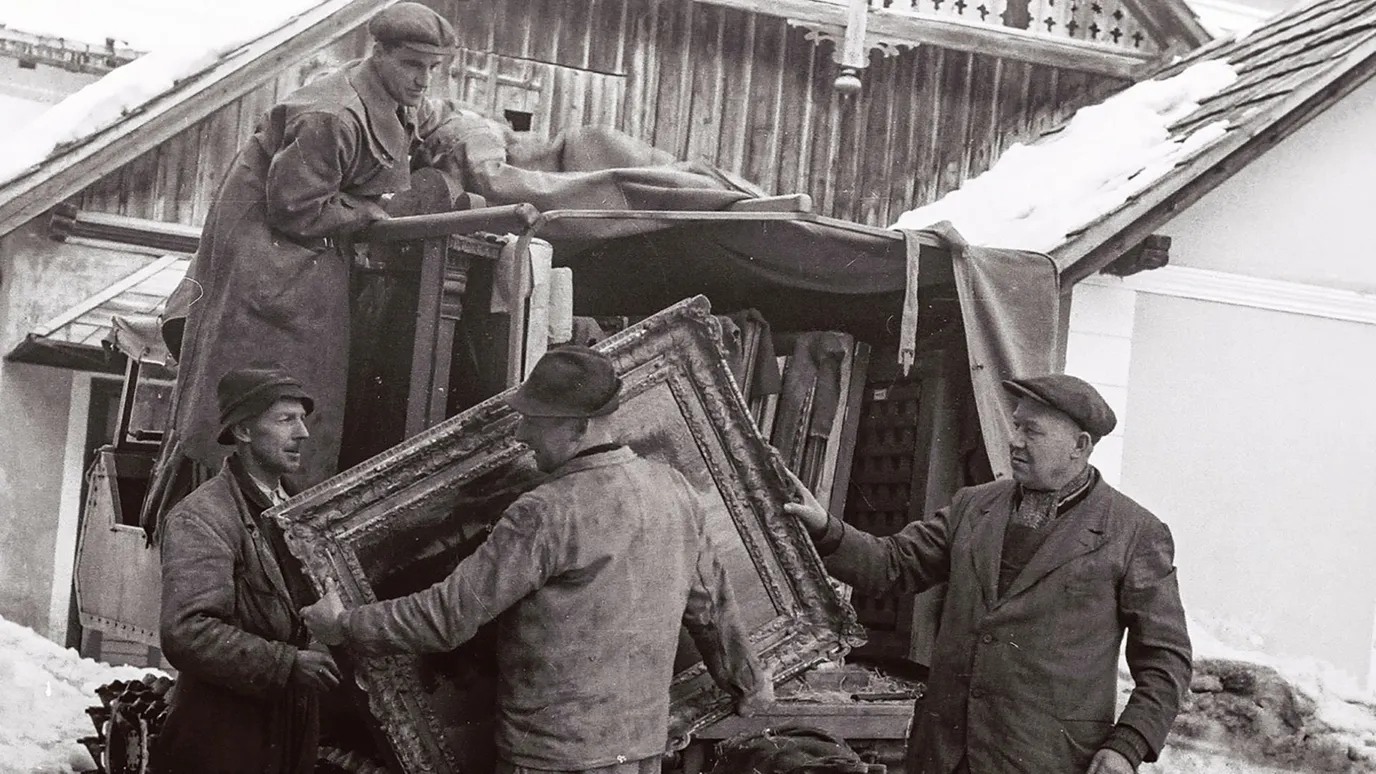 The old salt mine where Nazis hid stolen art - BBC Reel