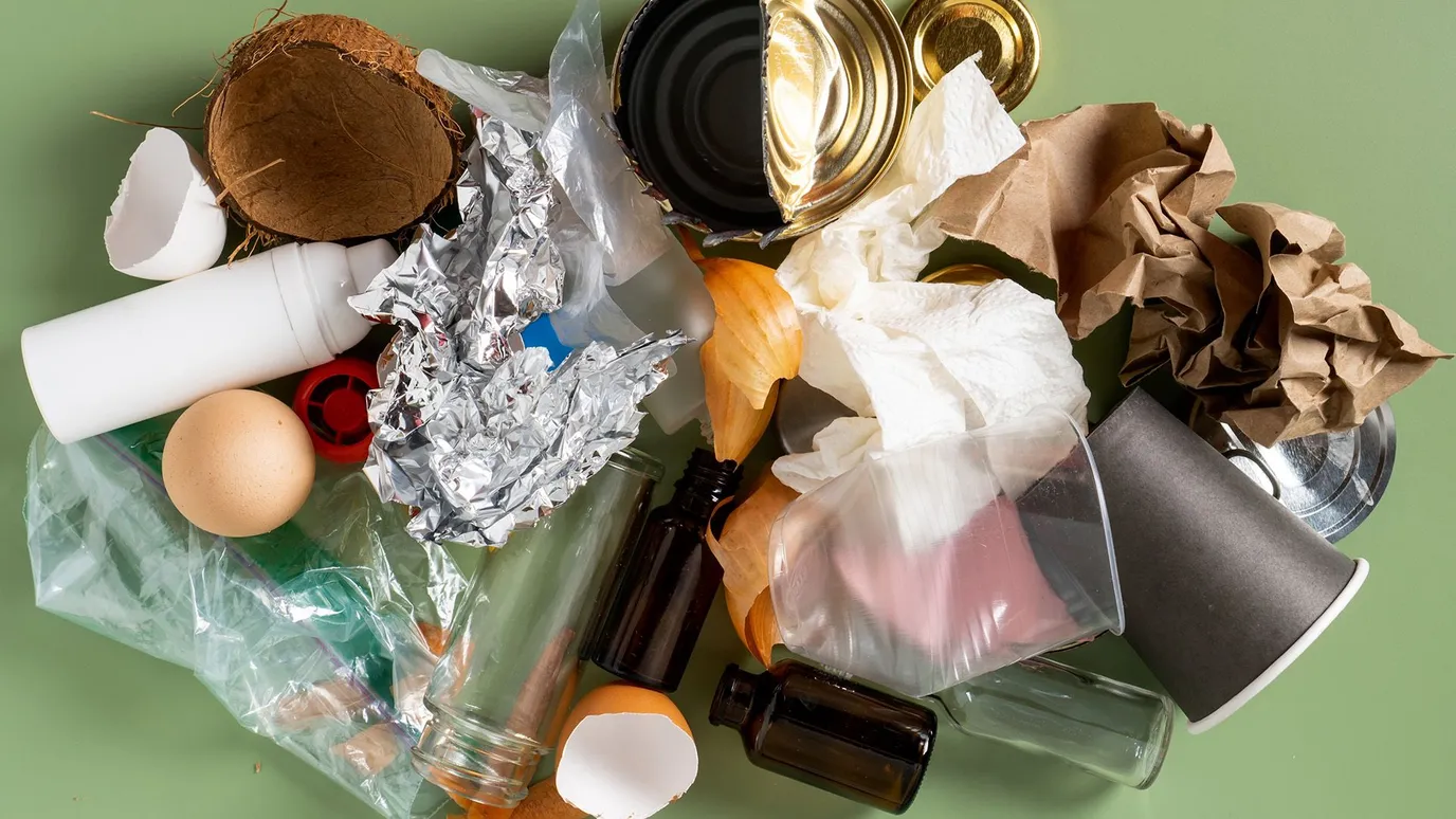 How to live a zero-waste life in a wasteful world - BBC Reel