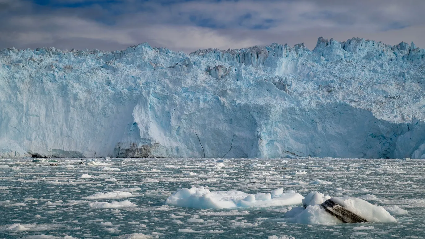 The lab recreating melting glaciers to forecast sea levels - BBC Reel