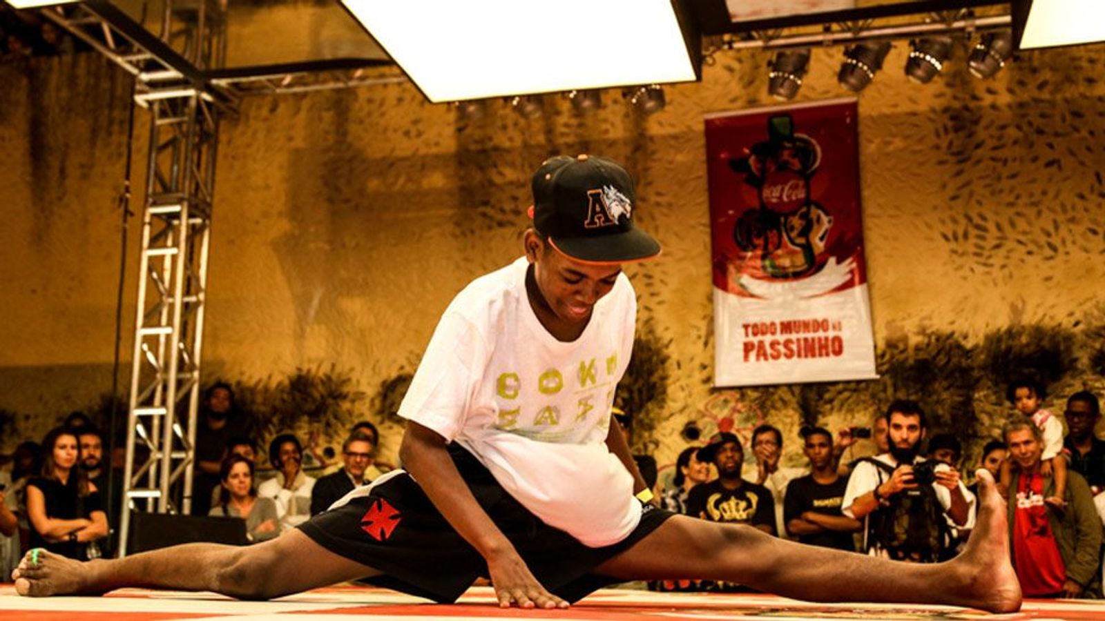 The passinho dance craze that grew out of Rio’s favelas - BBC Culture