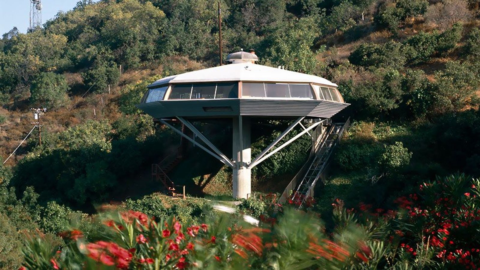 On location: Iconic Modernist movie houses - BBC Culture