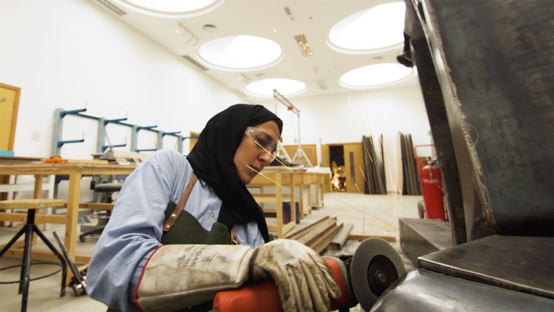 Bringing art to the laboratory - BBC Reel