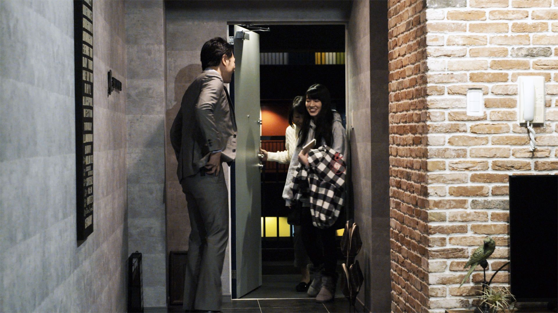 The website helping ex-Muslims flee the Gulf - BBC Reel