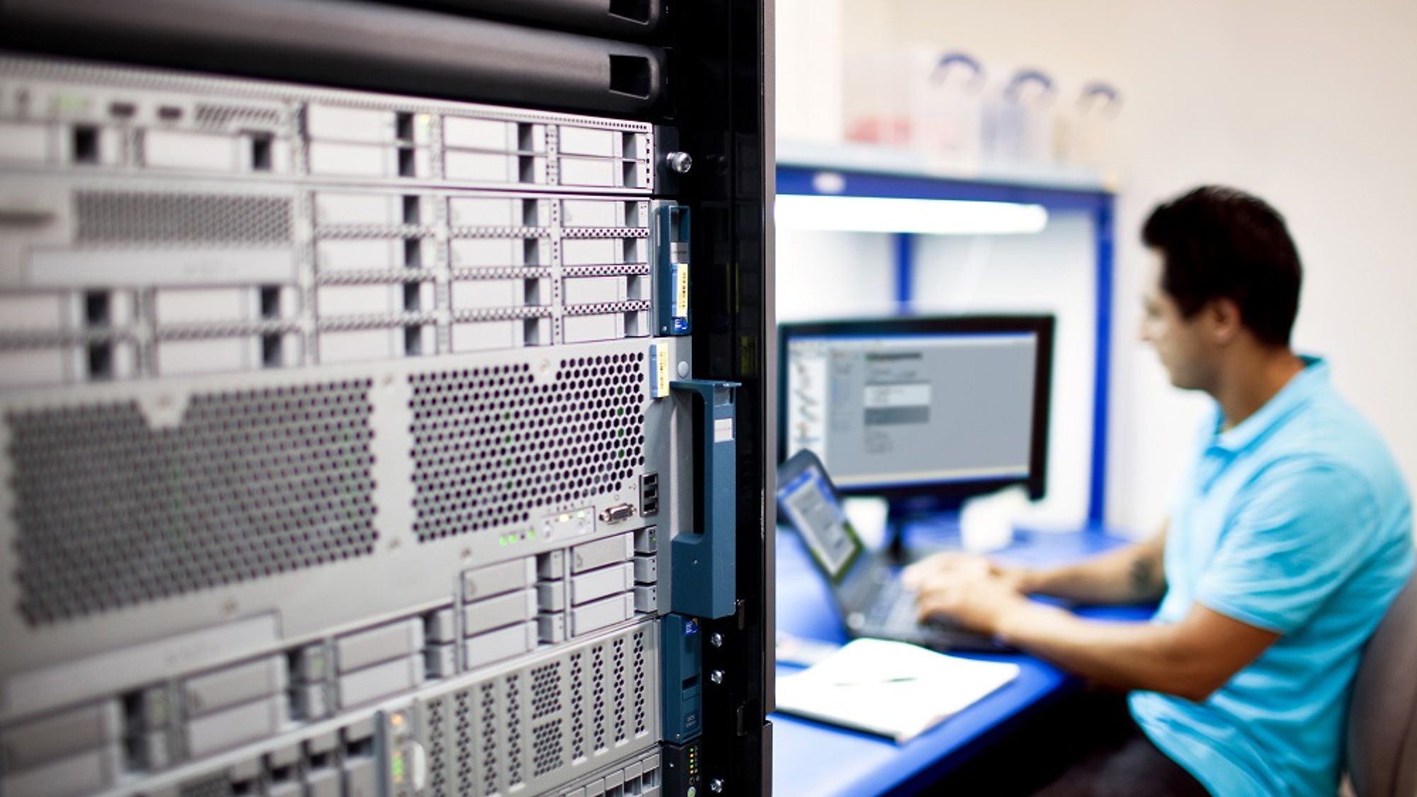 Mapping the global data centre