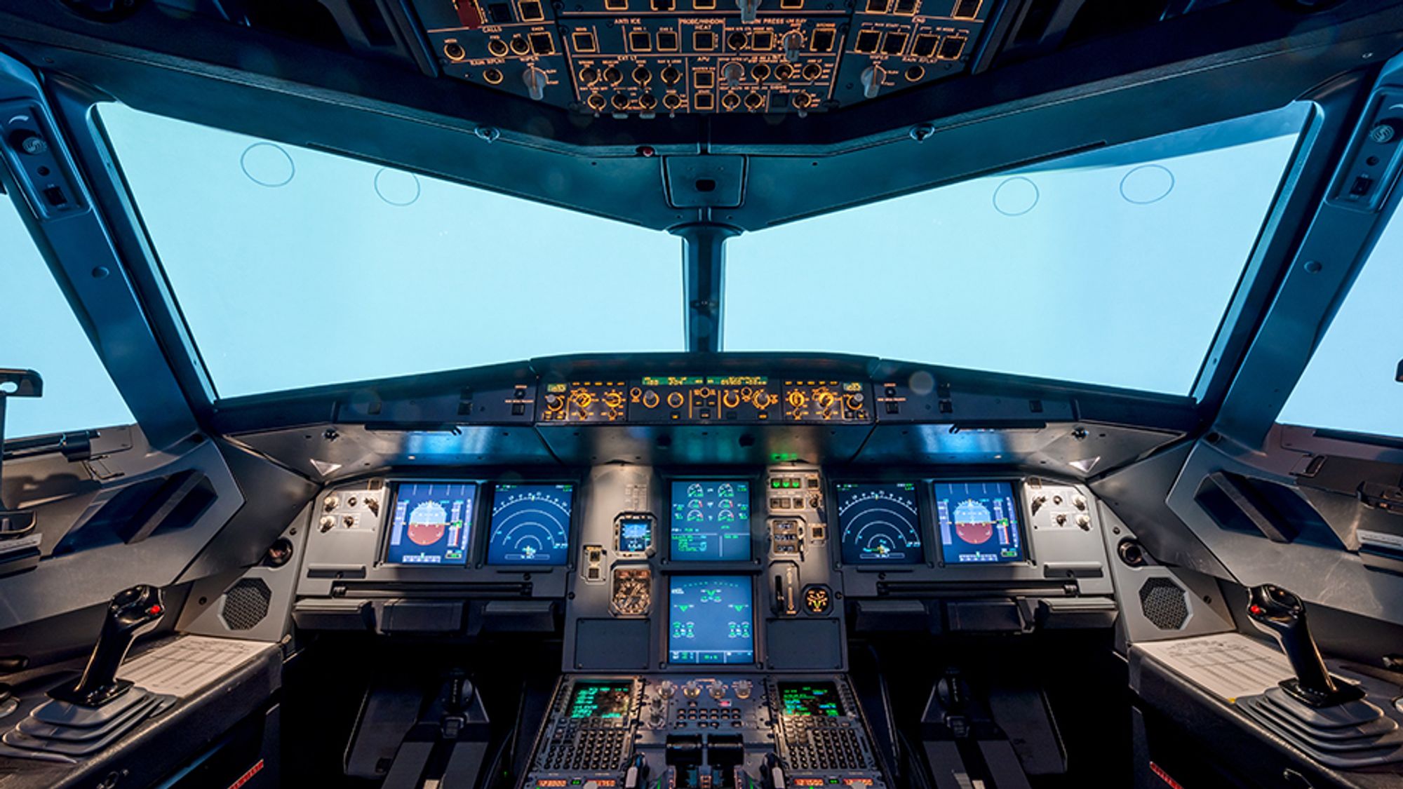 The digital aircraft: How technology is reshaping air travel - Article