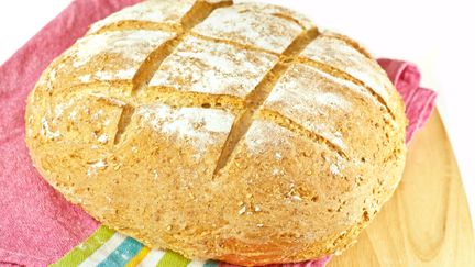 A simple four-ingredient bread recipe anybody can bake - BBC Reel