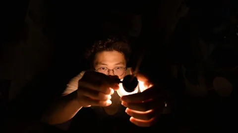 Living without electricity in the heart of Seoul - BBC Reel