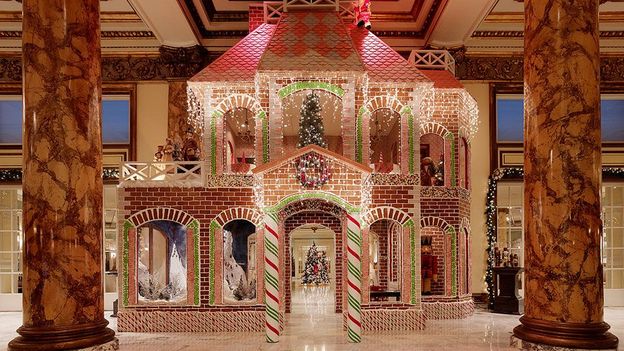 Giant gingerbread houses across the US