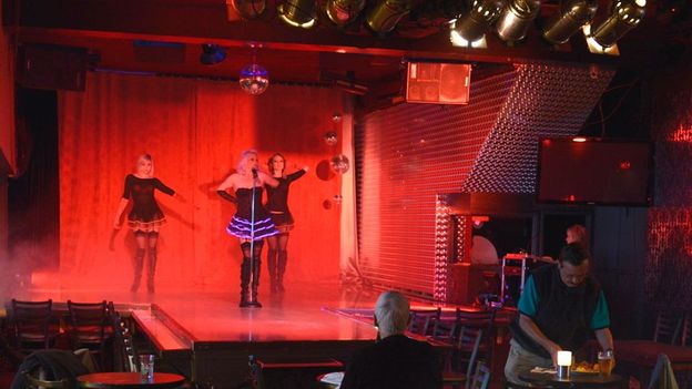 Risqué tour reveals yesteryear Vancouver