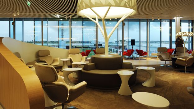 How to access exclusive airline lounges