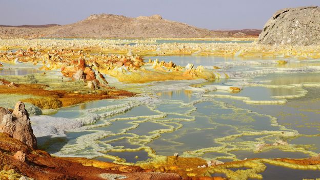 In Earth’s hottest place, life has been found in pure acid