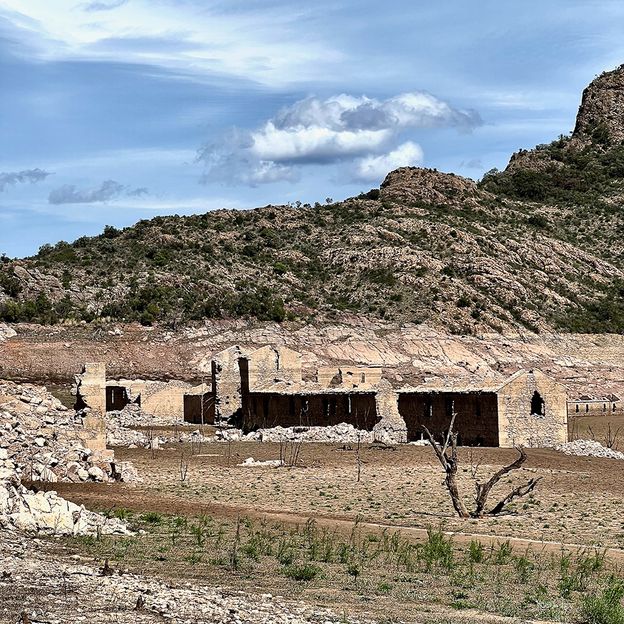 Cannonball factory and a church revealed under Spain's dried-up lake ...