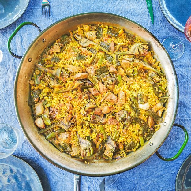 Where a Michelin star chef goes for paella in Valencia - BBC Travel