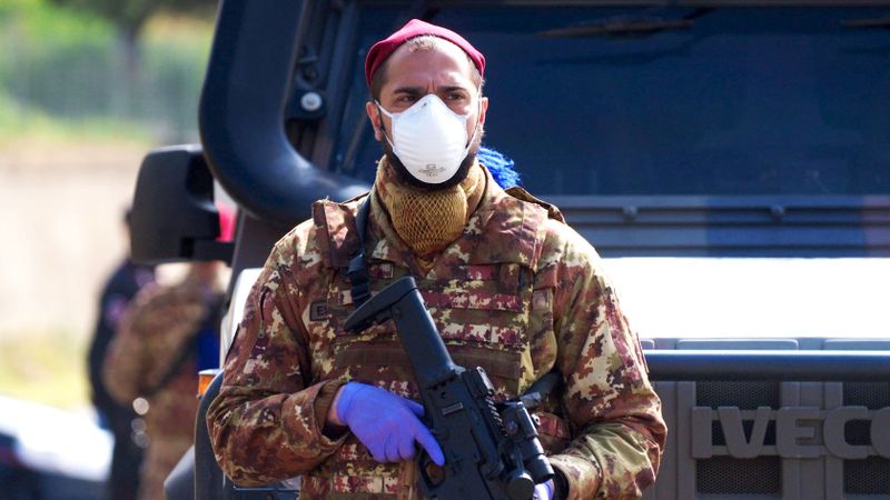 How does 'herd immunity' work? - BBC Reel