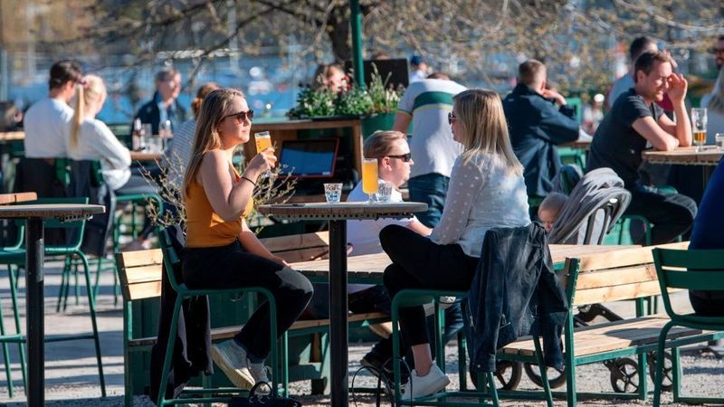 How does 'herd immunity' work? - BBC Reel