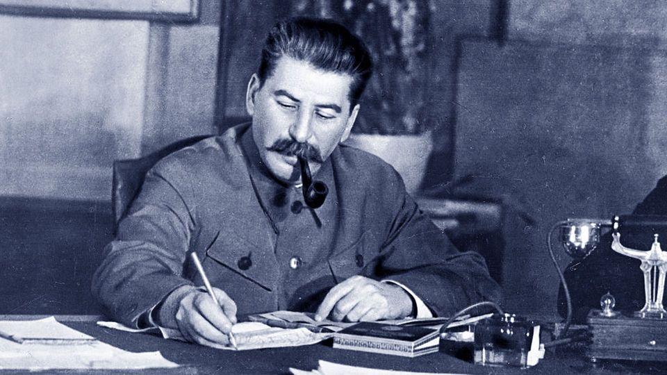 The mysterious 'inverted tower' steeped in Templar myth - BBC Reel