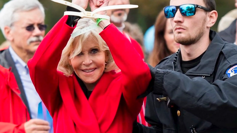 Inside the lives of Orthodox Jewish women - BBC Reel