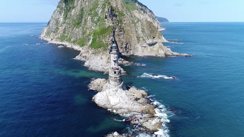 The nuclear lighthouses built by the Soviets in the Arctic - BBC Reel