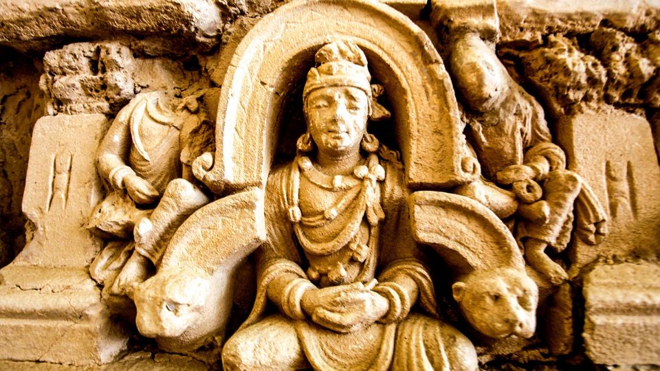 The mystery of Tutankhamun's 'space dagger' - BBC Reel