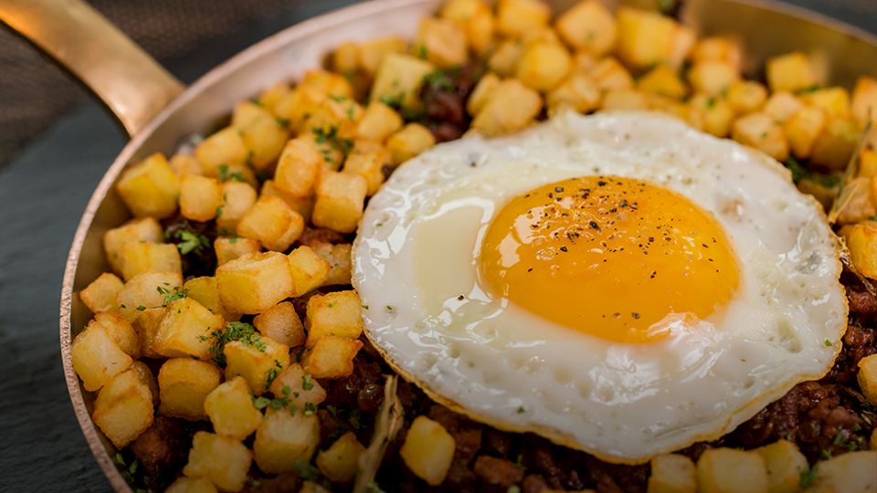 How to make Macanese-style Portuguese chicken - video