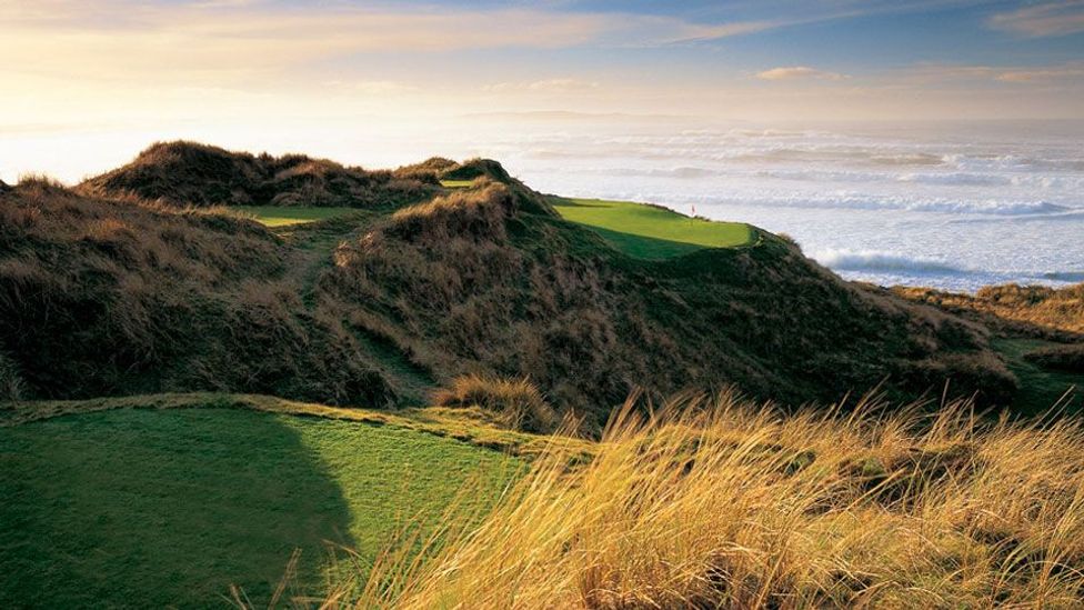 Seven awe-inspiring golf courses - BBC Travel