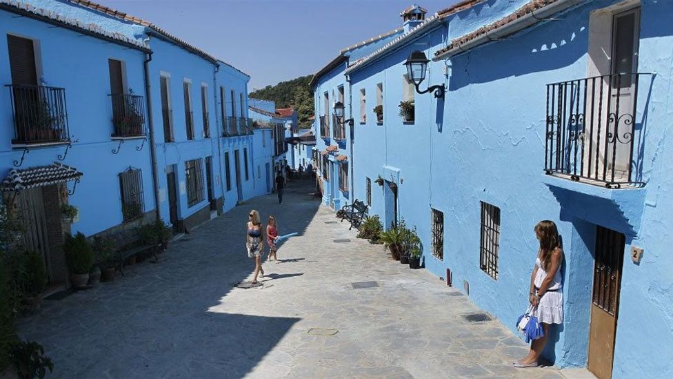 In brief: Spanish Smurf town hopes to stay blue - BBC Travel