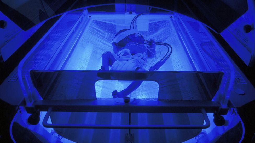 News 2050: Space tourist gives birth - BBC Future