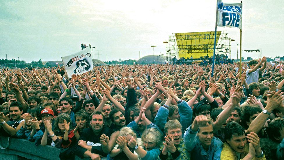 How Bruce Springsteen rocked the Berlin Wall - BBC Culture