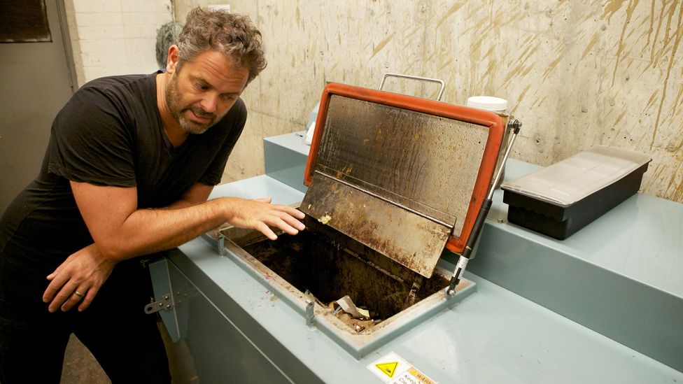Green coffee shops cut rubbish, but at what cost? - BBC Worklife