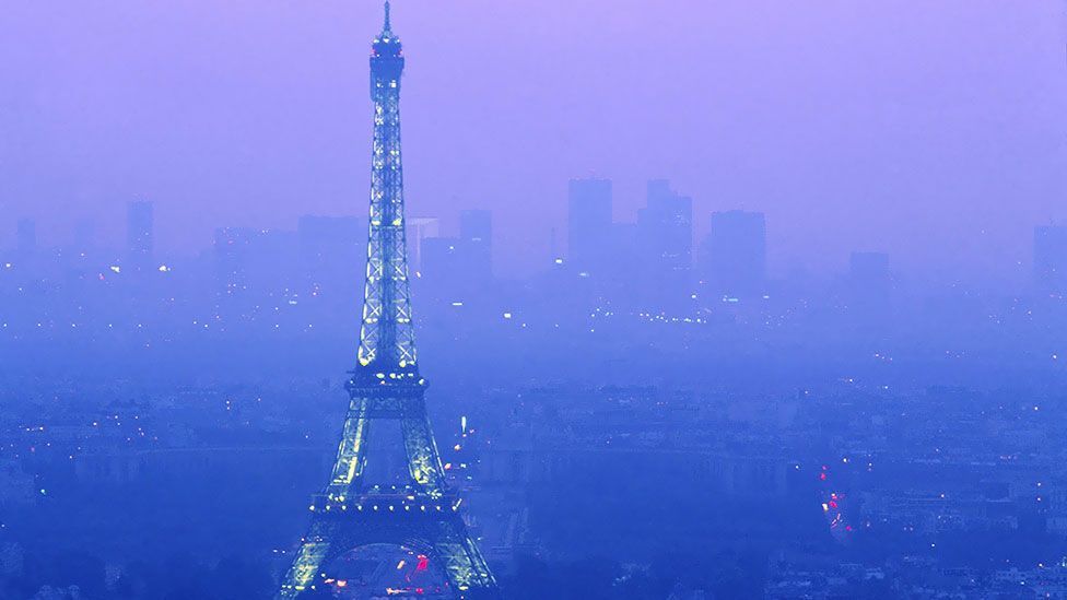 Parisian lights grow dim - BBC Worklife