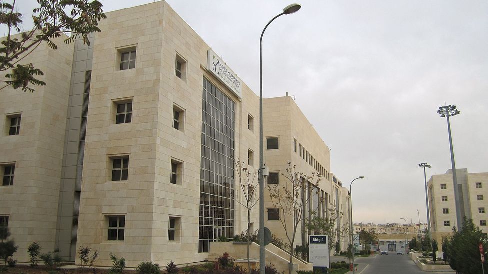 Dipping into Amman - BBC Worklife