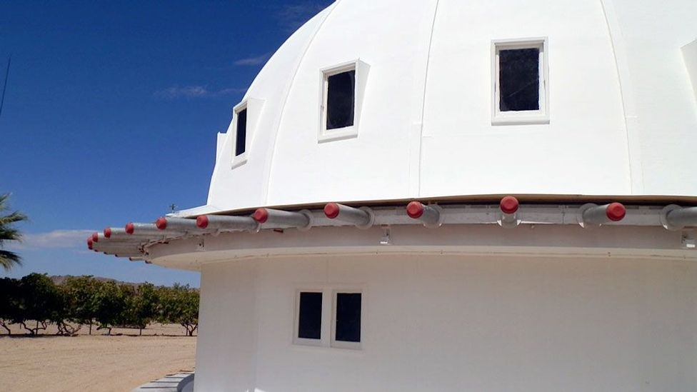 A desert dome that inspires rock stars and star-gazers - BBC Travel