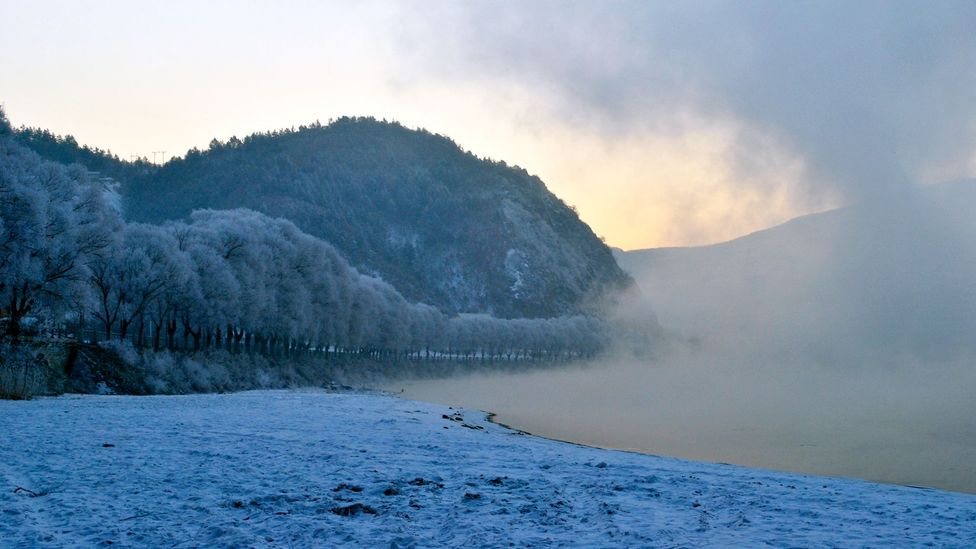 The quest to see China’s extraordinary frozen fog - BBC Travel