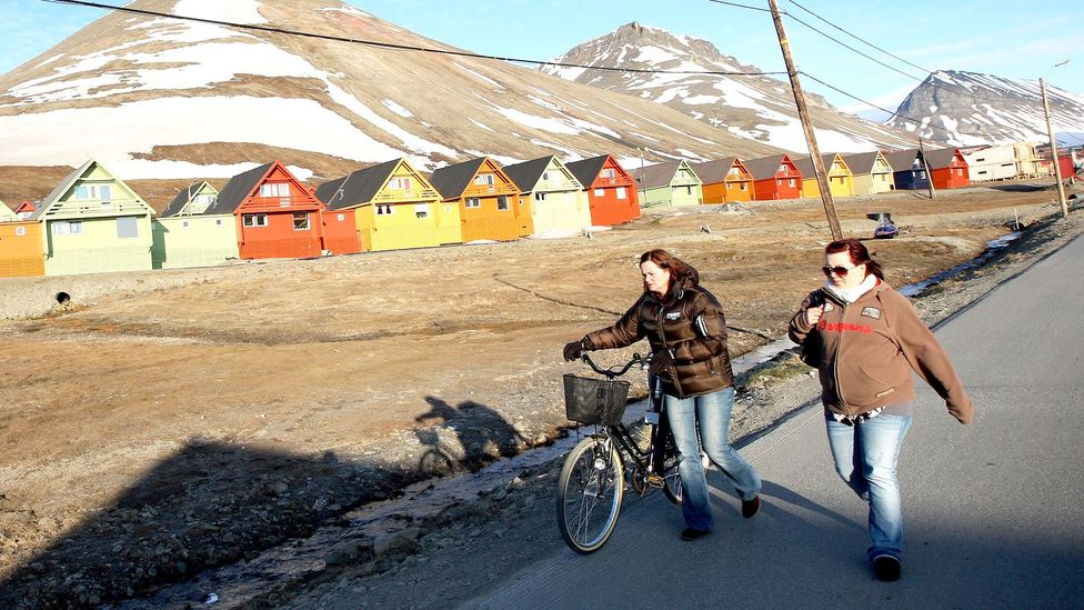 Living in towns without light - BBC Travel